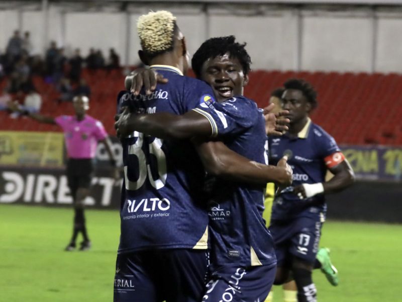 Cuenca Juniors arrasa 6-1 a La Cantera y se instala en los cuartos de final de la Copa Ecuador 2025